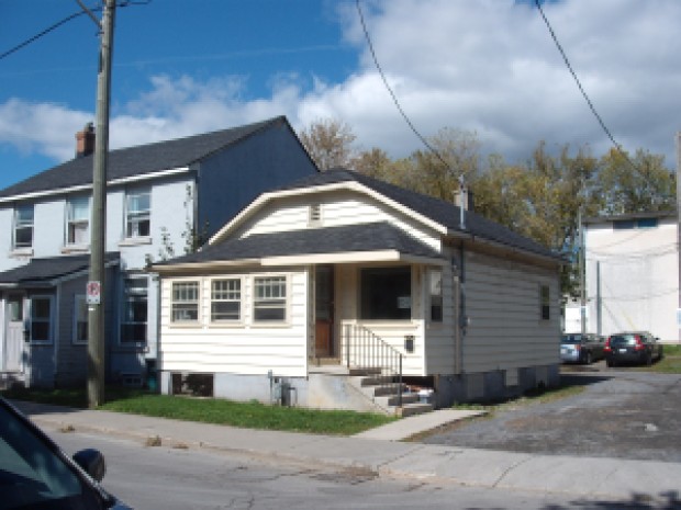 123 Main St | Queen’s University Homes